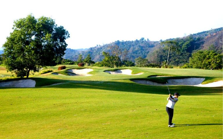 10 Best Golf Courses in the Philippines in 2025/26 - GolfLux