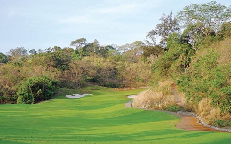 Subic International Golf Club in Philippines - GolfLux