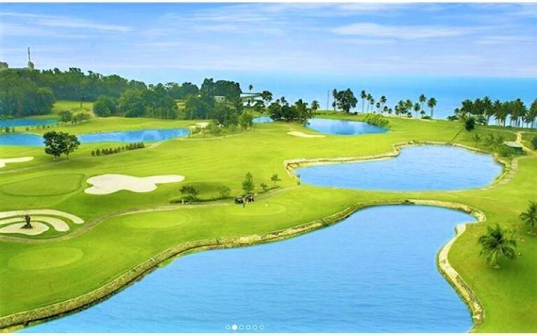 Batam Golf Courses: Tee Times, Reviews 2026/2027 | GolfLux