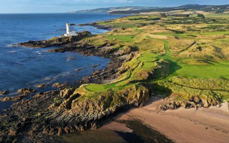 Discover the Top 10 Best Par 3 Holes in the World - GolfLux
