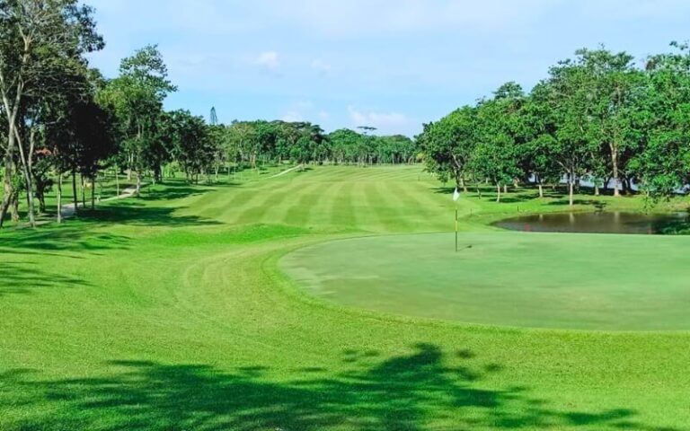 Summit Point Golf and Country Club in Manila - GolfLux
