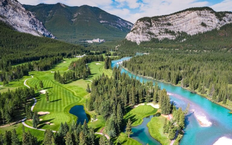 Top 15 Best Canada Golf Courses for 2025 - GolfLux