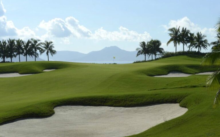 Jian Lake Blue Bay Golf Club - GolfLux